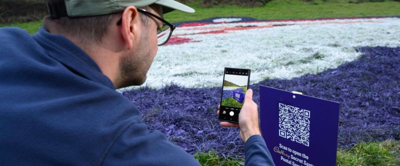 Giant Chalk Santas Mark the Return of Cadbury Secret Santa!